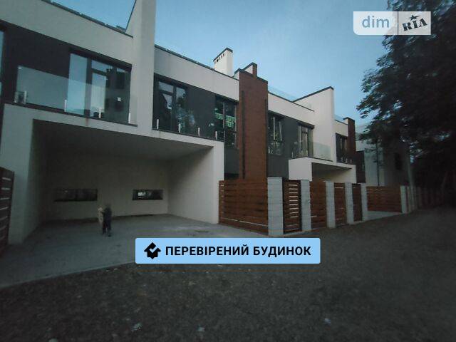 DIM.RIA – Продам таунхаус в районі Бам (Івано-Франківськ), 3x поверховий з ділянкою на 1 сотку ...