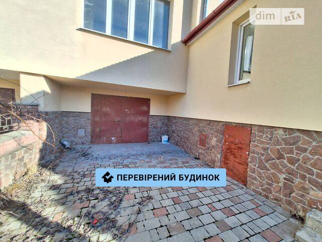 DIM.RIA – Продам таунхаус в Петрикові, Тернопільська обл., 3x поверховий з ділянкою на 7 соток ...